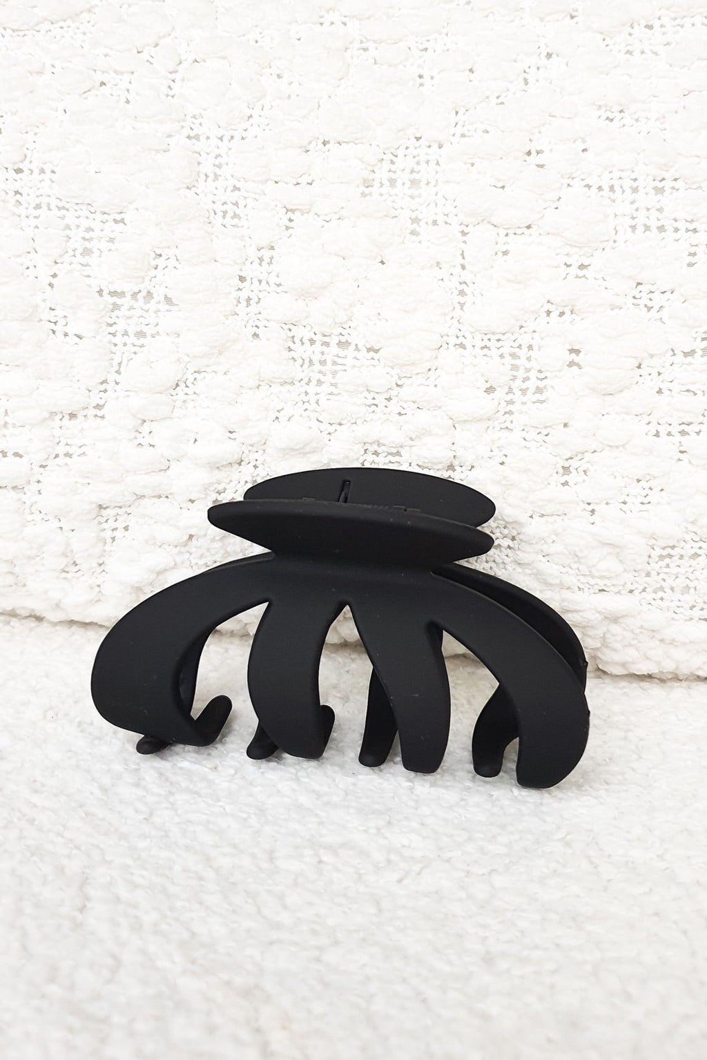 Louise Claw Clip – Amaroso Boutique