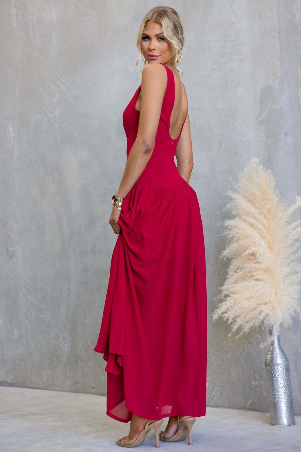 Demure Maxi Dress - Elegant Scoop Back Style – Amaroso Boutique